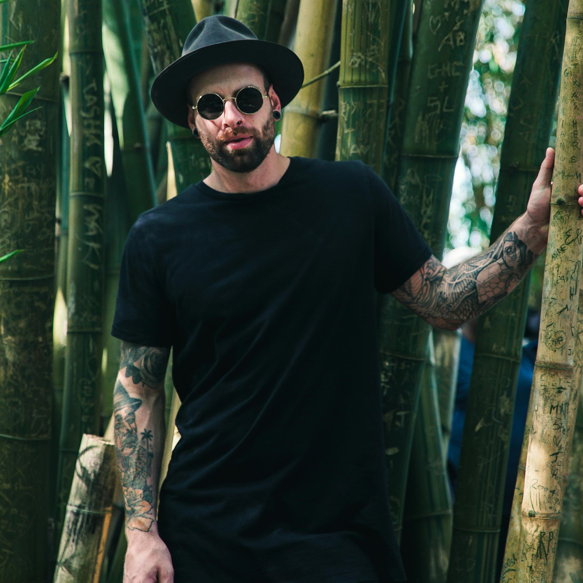 T-Shirts + Henleys – arch.